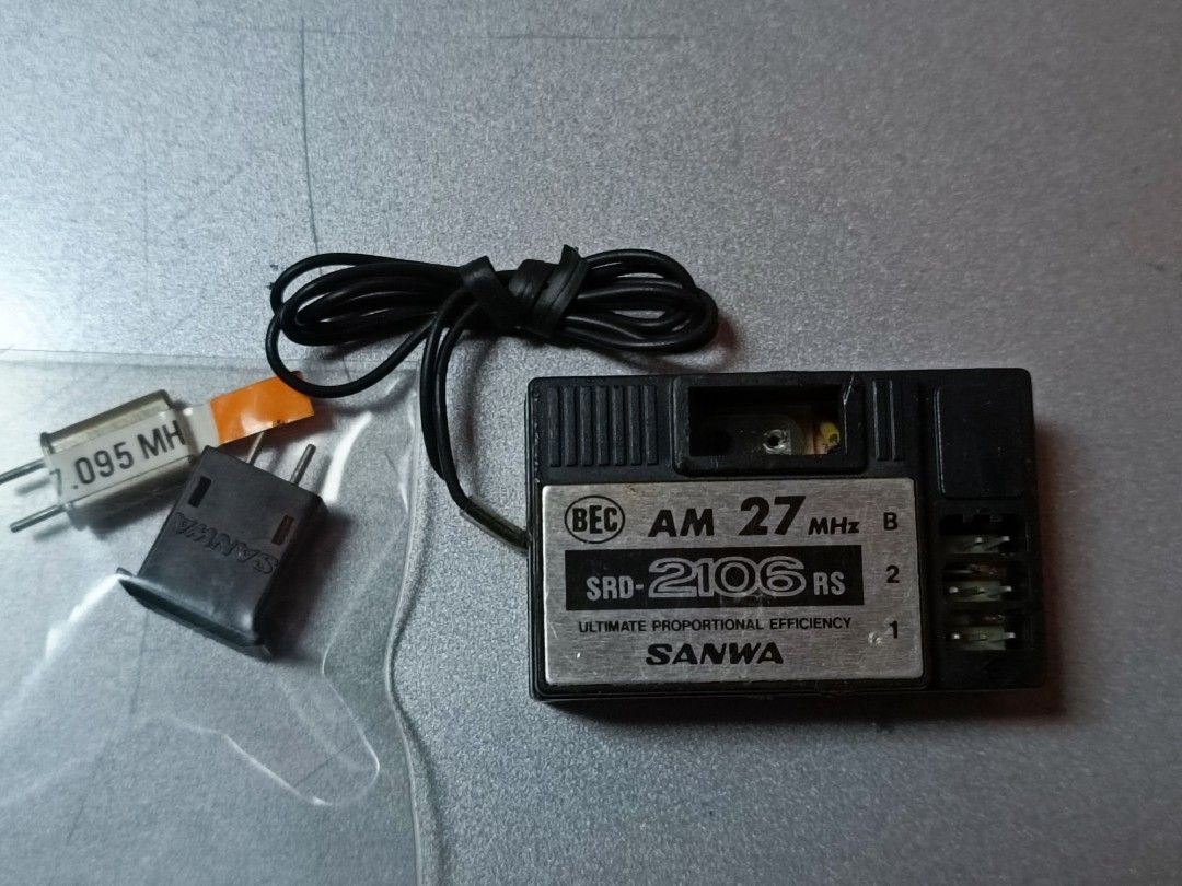 sanwa 2 channel receiver and crystal, Hobbies & Toys, Toys & Games on Carousell