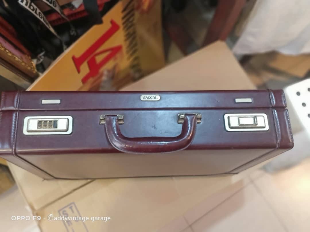 Satchi briefcase leather classic /vintage, Men's Fashion, Bags ...