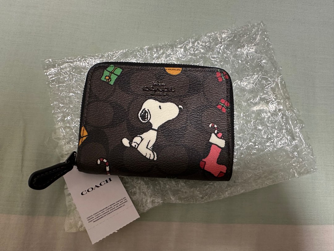 Snoopy Coach Wallet Christmas Limited Edition, Women's Fashion, Bags ...