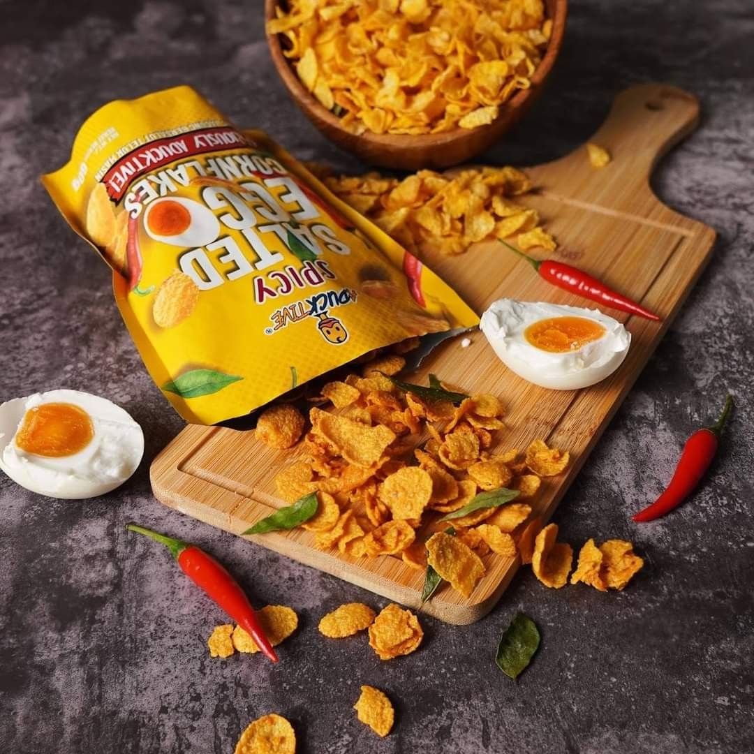 SPICY SALTED EGG CORNFLAKES Emping Jagung Bersalut Telur Masin Pedas ...