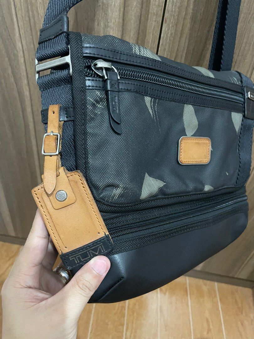 TUMI Alpha Bravo Beale Mini Messenger Bag, Men's Fashion, Bags, Sling ...