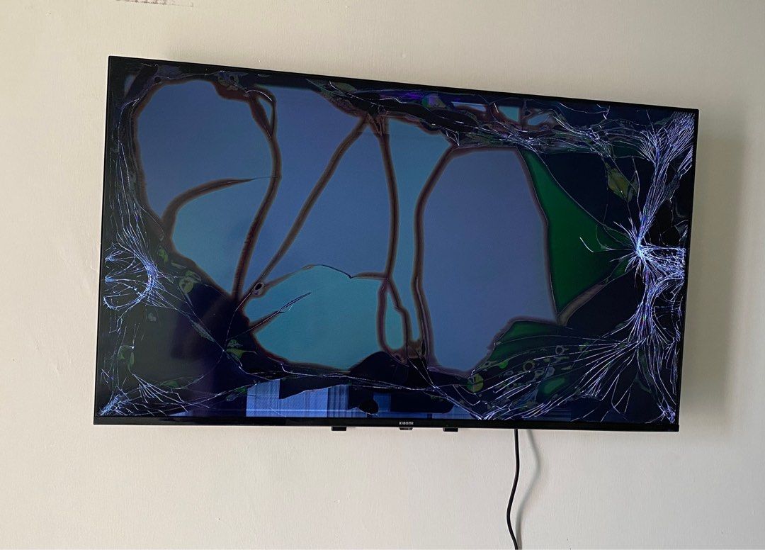 TV Rosak/LCD pecah, TV & Home Appliances, TV & Entertainment, TV on ...