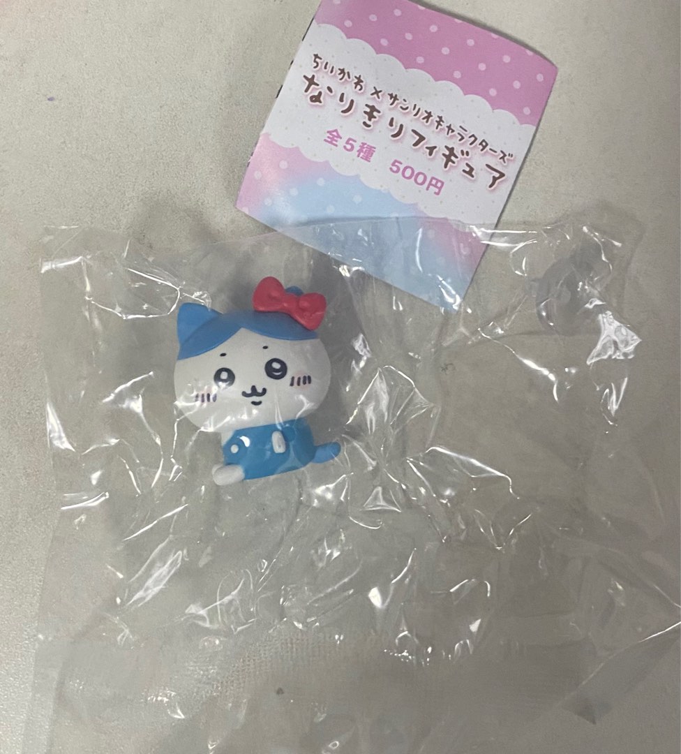 [wts] sanrio chiikawa hello kitty x hachiware gashapon figurine ...