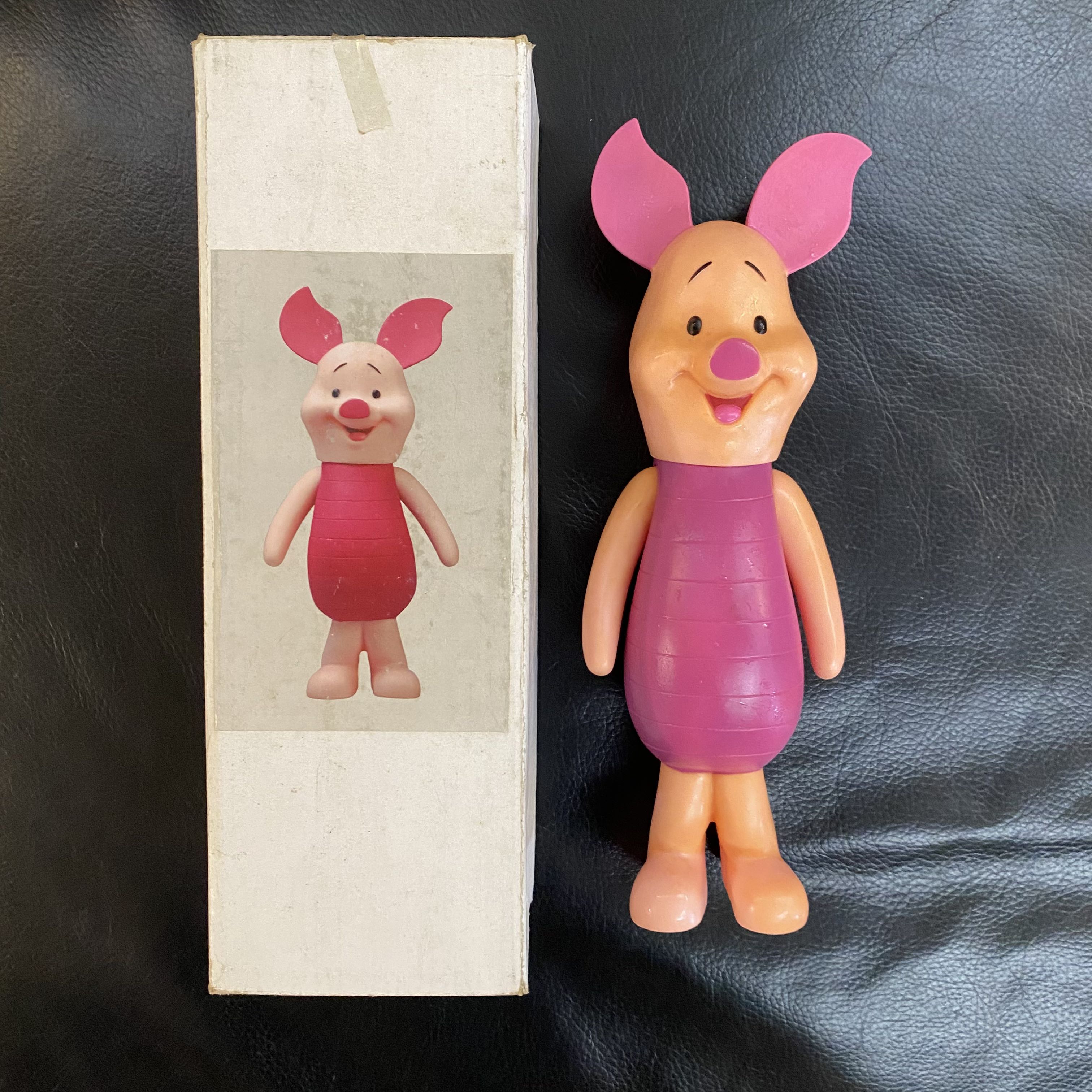 絕版收藏 30cm高 Piglet figure piglet addicted, 興趣及遊戲, 收藏品及紀念品, 古董收藏 - Carousell
