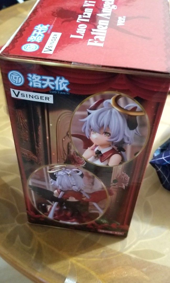 全新 日版 洛天依 Luo Tian Yi Fallen Angel ver. figure 模型 擺設 玩具 杯麵壓, 興趣及遊戲, 玩具 ...