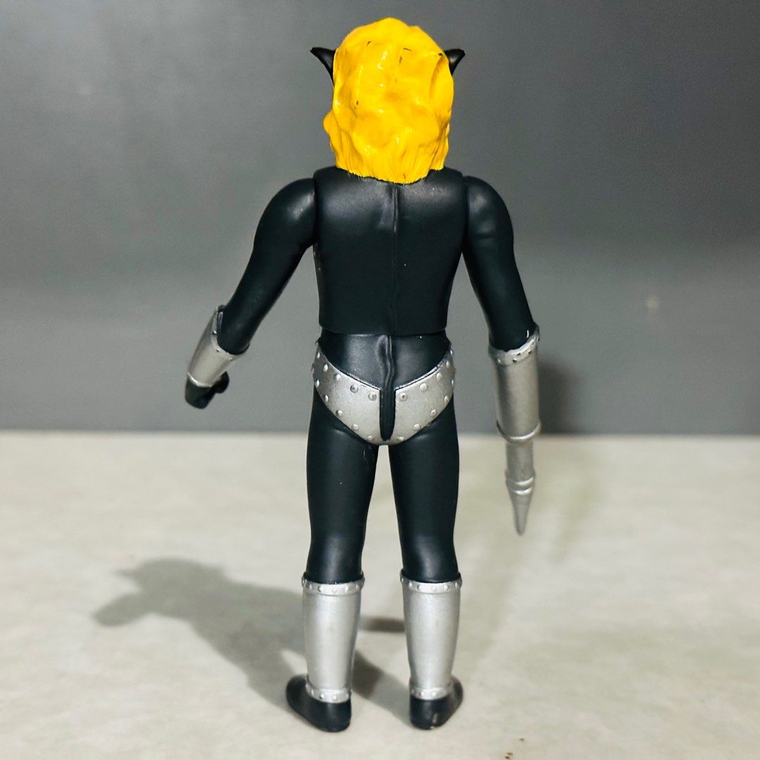 ALIEN MAGMA - Bandai Ultraman Ultra Monster Series 23 Pvc Figure on ...