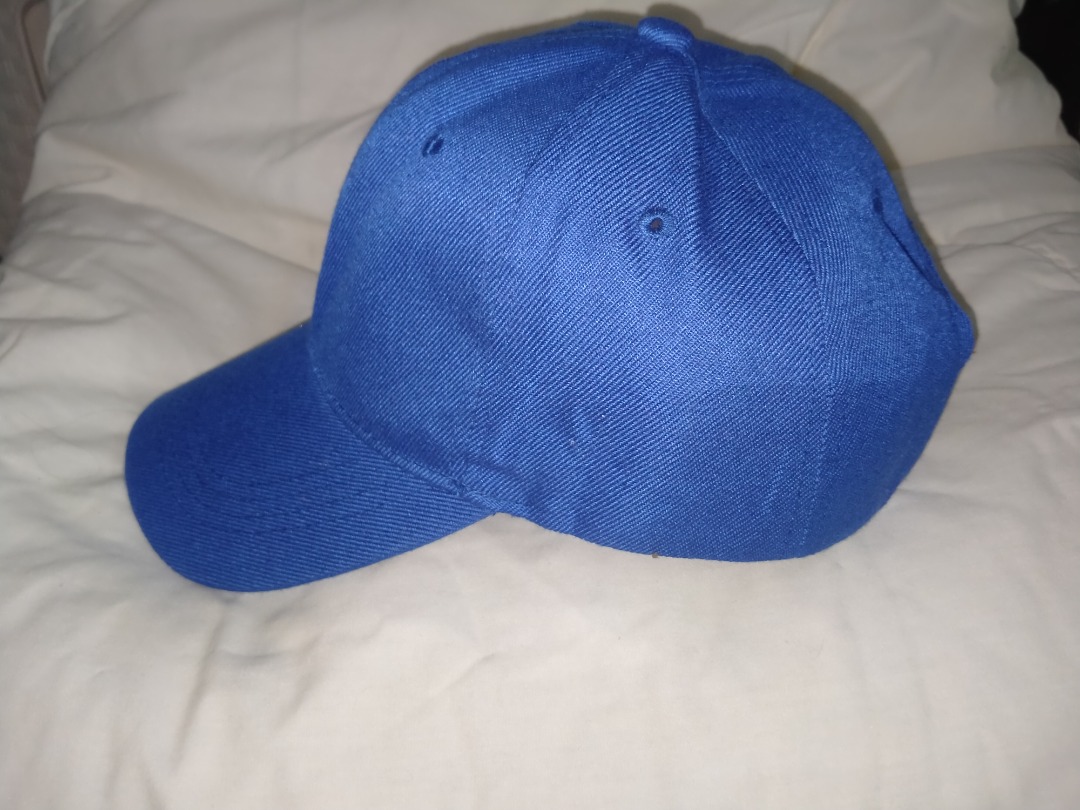 BASIC CAPS, Fesyen Pria, Aksesoris, Topi di Carousell