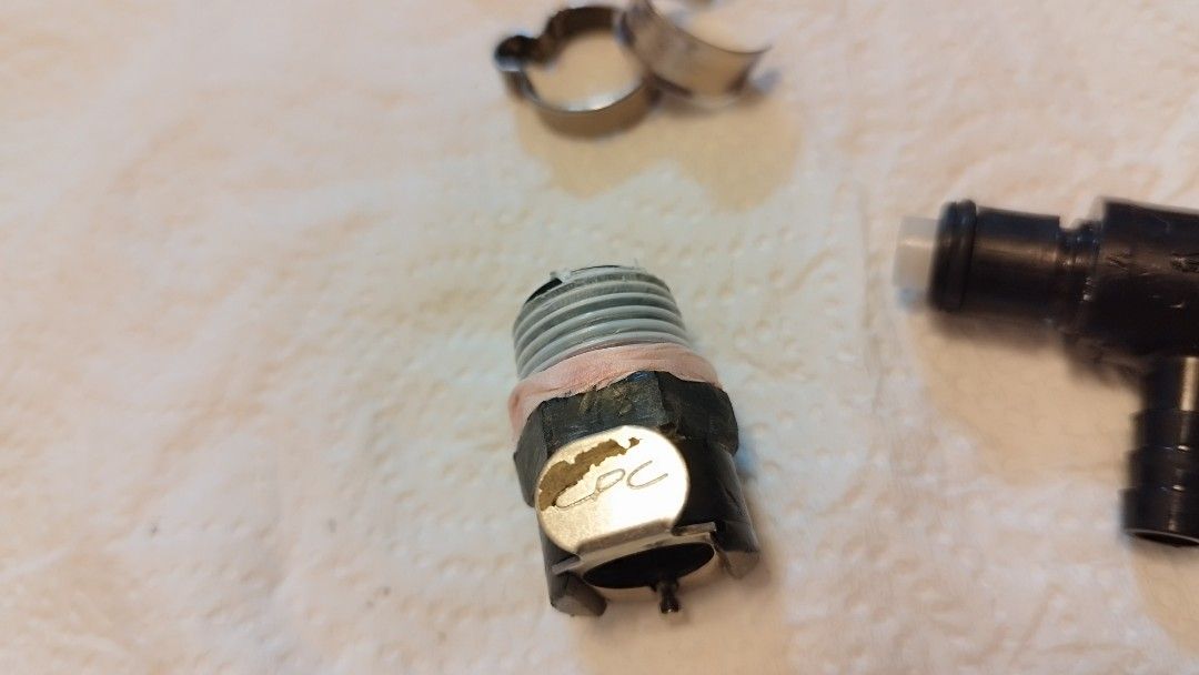 BMW r1200gsa fuel quick release pump, Motorcycles, Motorcycle ...