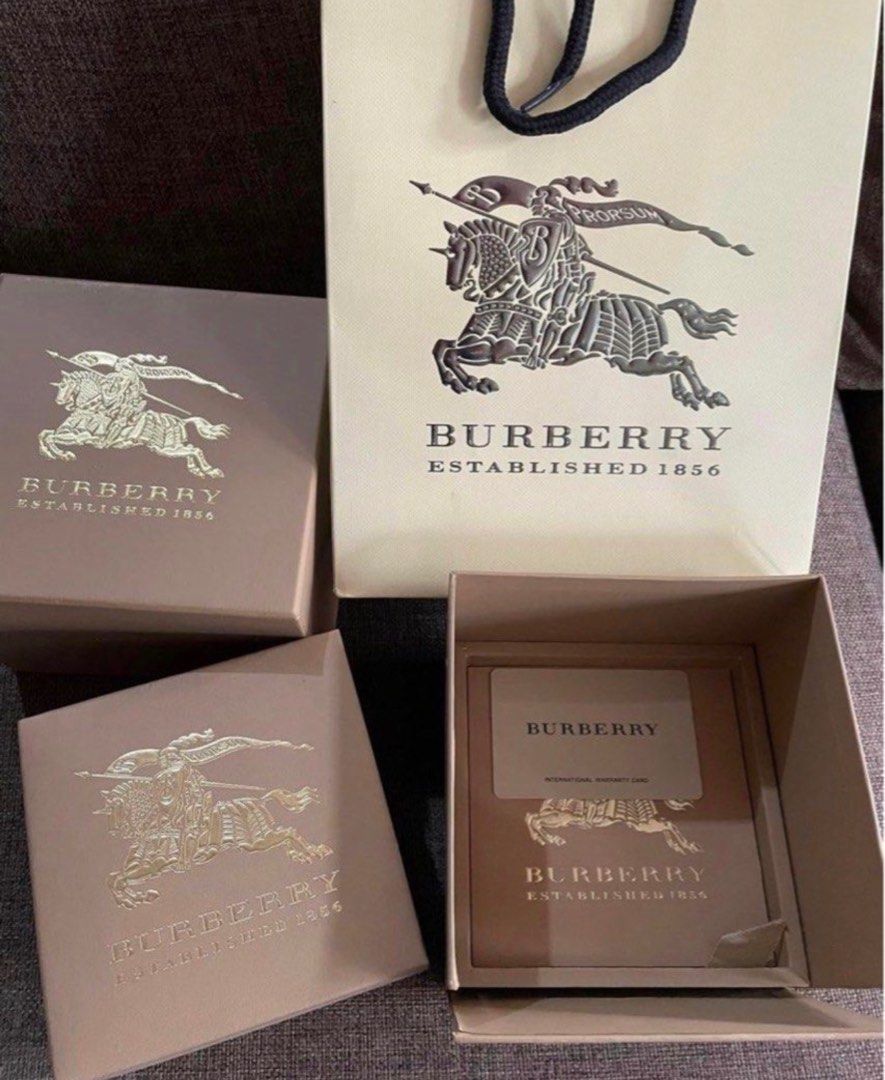 BURBERRY, Women's Fashion, Watches & Accessories, Watches on Carousell