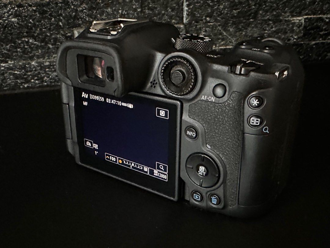 Canon EOS R7 body [SC