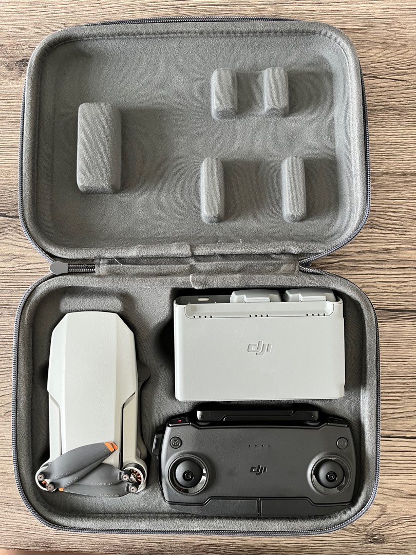 DJI Mini SE Fly More Combo, Photography, Drones on Carousell