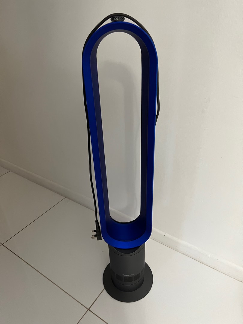 Dyson bladeless fans x2, one remote works for both units , Furniture ...