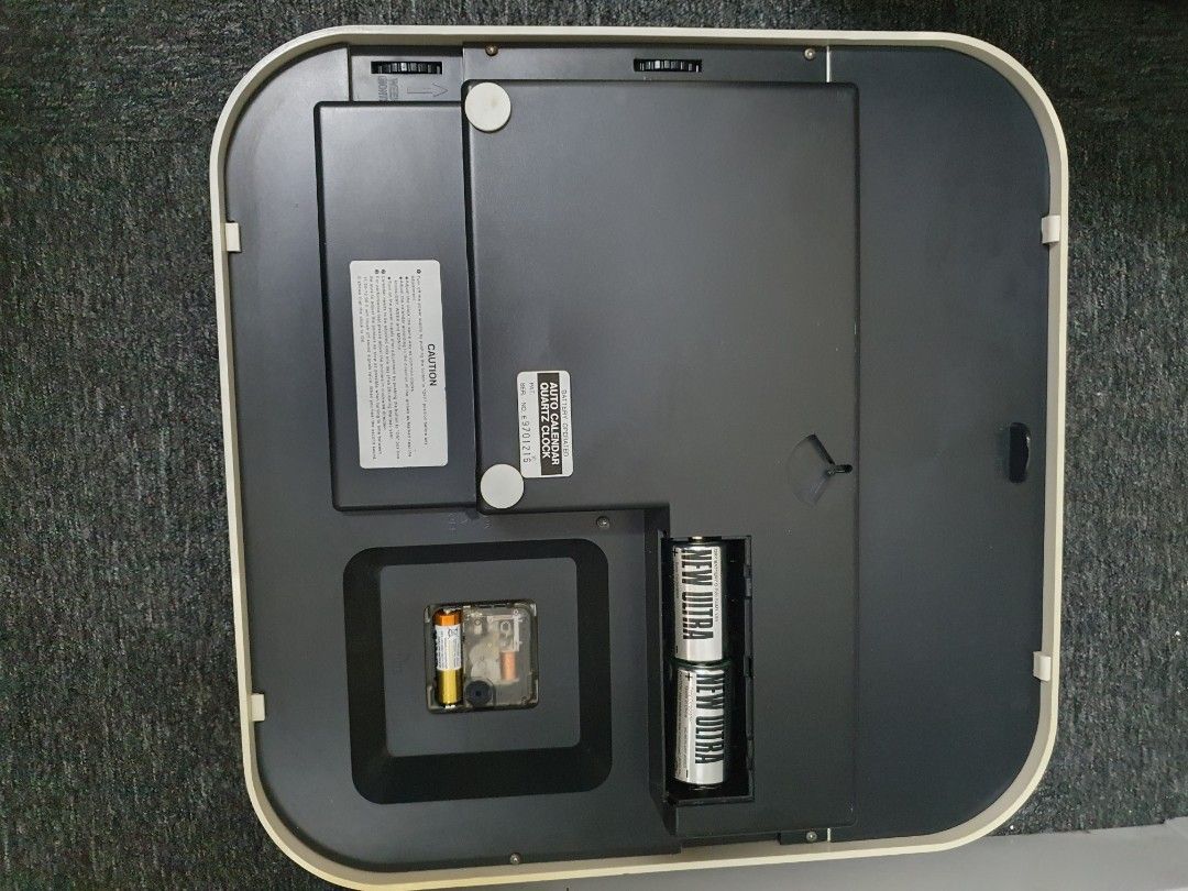 Fartech Wall Flip Clock (L), Furniture & Home Living, Home Decor ...