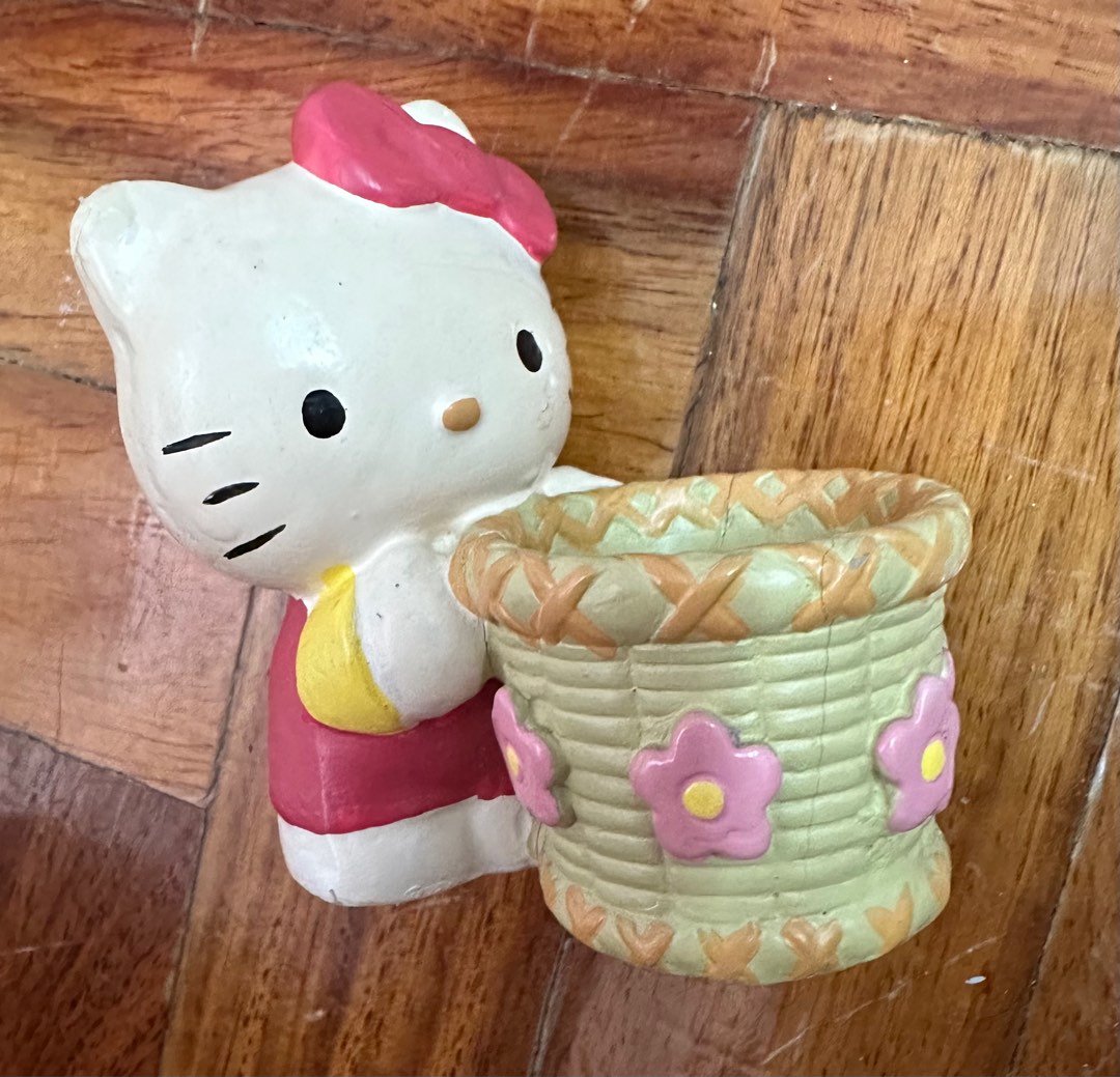 Hello kitty on Carousell