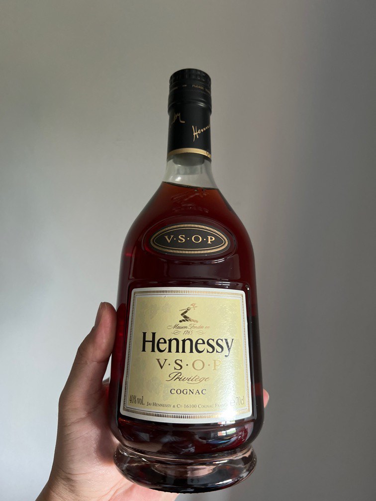 Hennessy VSOP 700ml, Food & Drinks, Alcoholic Beverages on Carousell