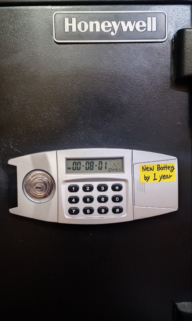 Honeywell Safe/Vault, Furniture & Home Living, Security & Locks, Safe ...
