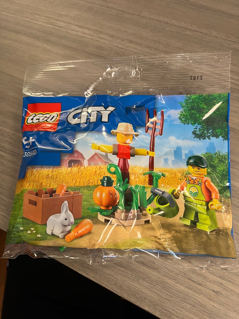 lego city 30590 farm garden & scarecrow polybag, Hobbies & Toys, Toys ...