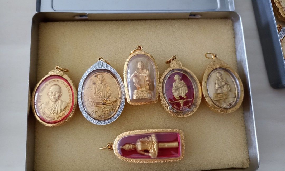 Lp Koon amulet full gold, Hobbies & Toys, Memorabilia & Collectibles ...