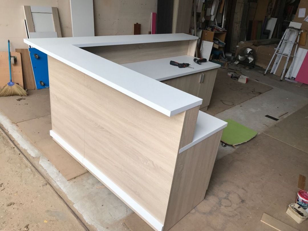 L-shape counter table Office Partition / Reception desks Office ...