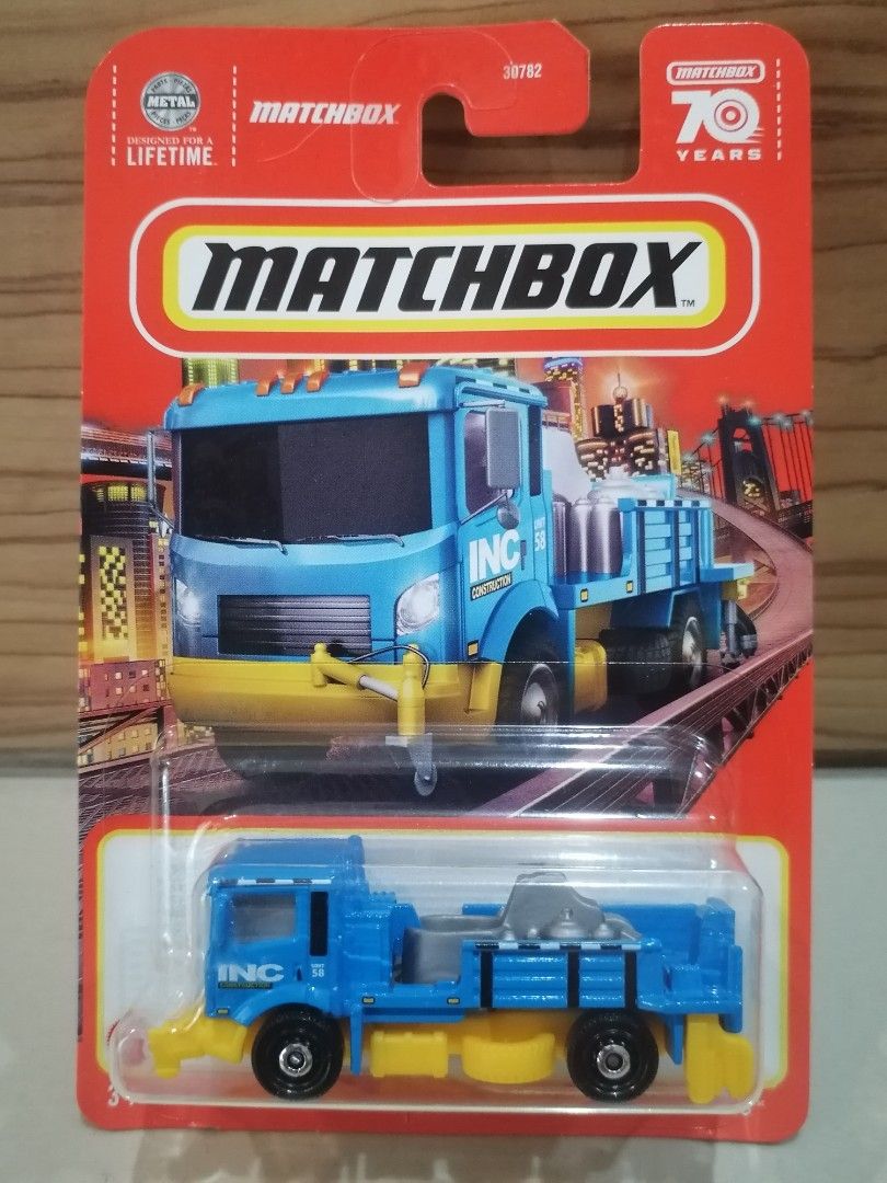 Matchbox 2023 MBX Metro Road Stripe King - Blue and Yellow INC ...