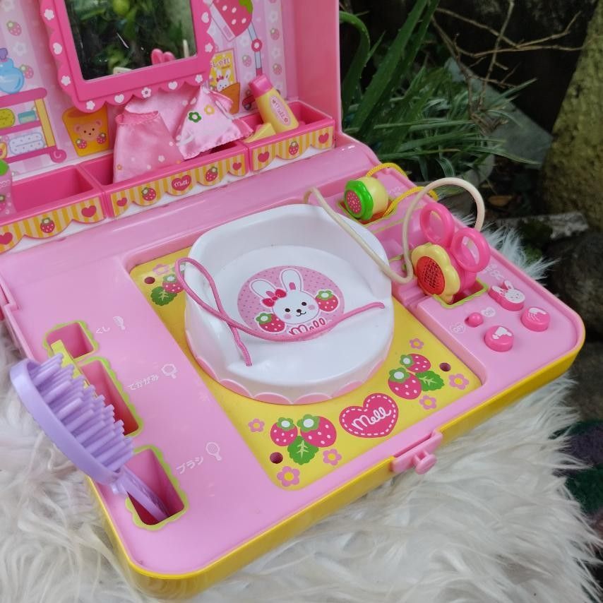 Mel- Chan Lots of Chat!Talking Strawberry Story Hair Salon Toy, Hobbies ...