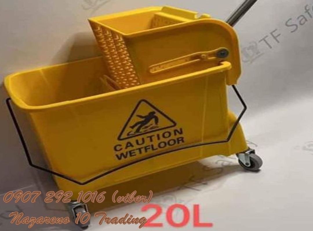 Mop squeezer small 30, Furniture & Home Living, Cleaning & Homecare ...