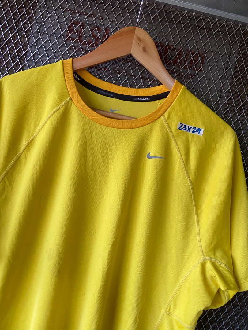 Nike Basic Side Logo Tee on Carousell