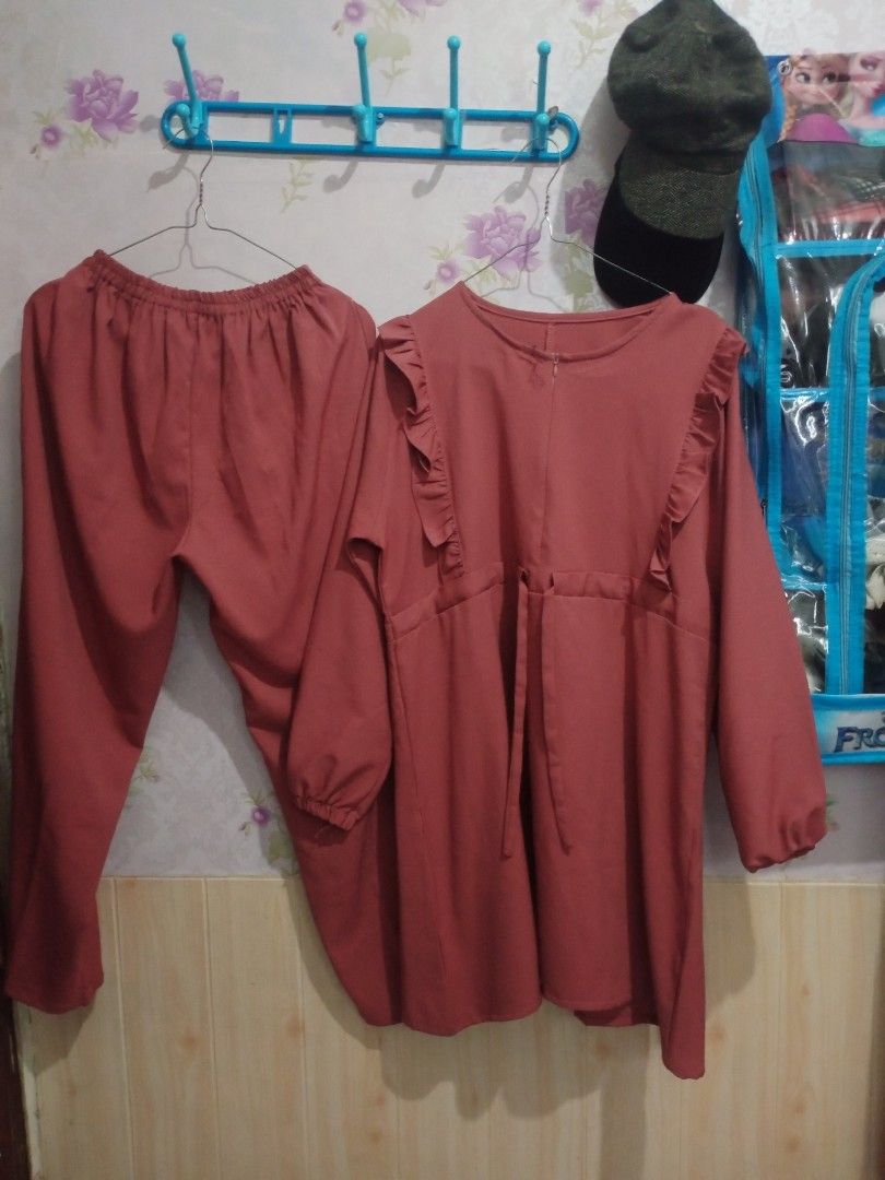 one set warna bata, Fesyen Wanita, Pakaian Wanita, Atasan di Carousell