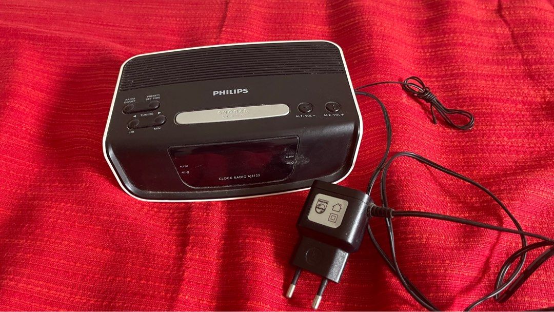 Philips Alarm Clock with Radio, Furniture & Home Living, Home Decor ...