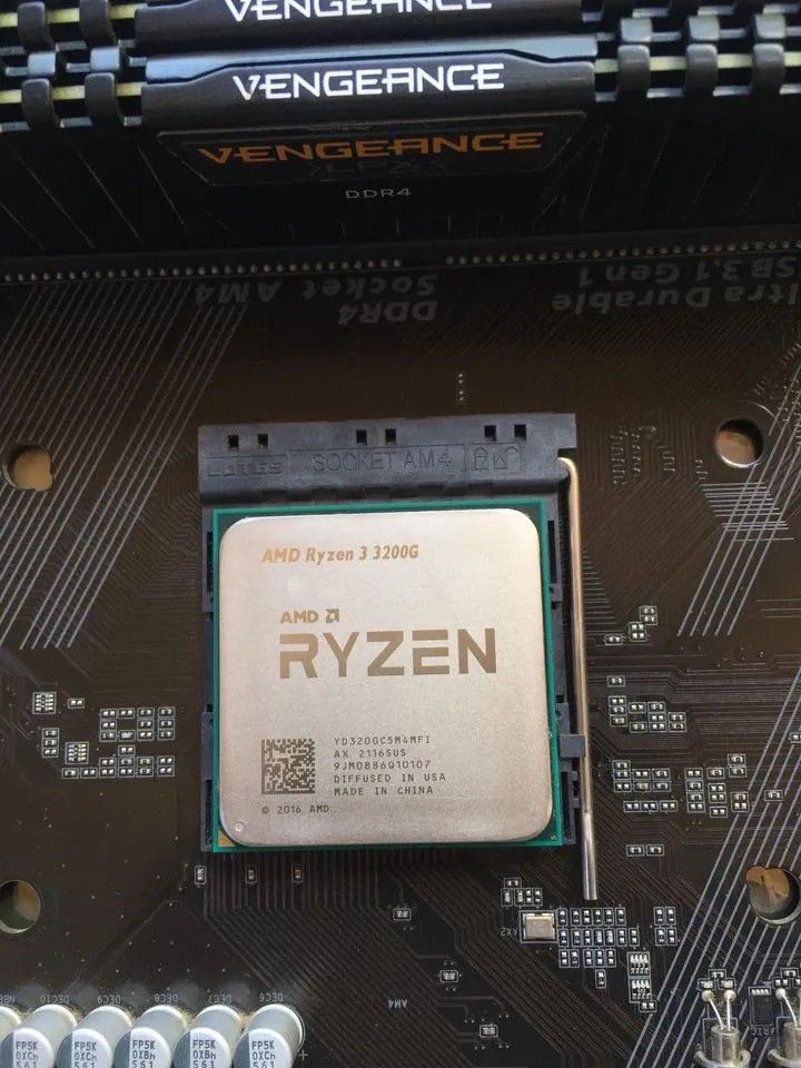 Ryzen 3 3200g with hsf on Carousell