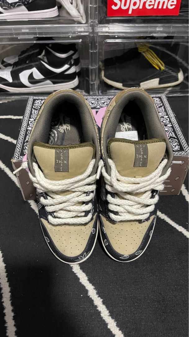Sb dunk Travis Scoot, Men's Fashion, Footwear, Sneakers on Carousell