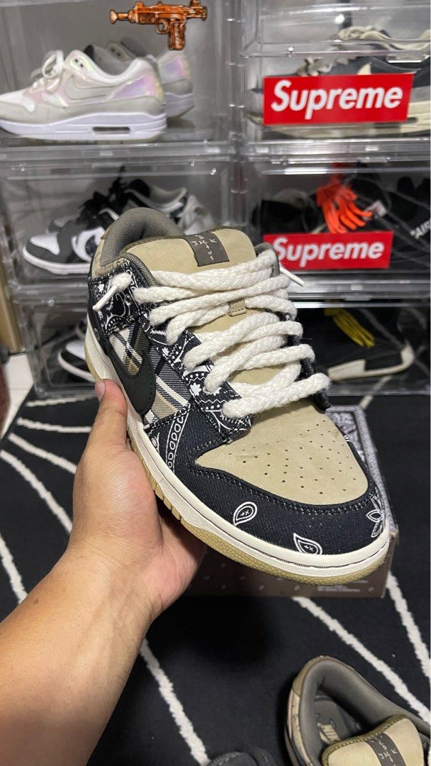 Sb dunk Travis Scoot, Men's Fashion, Footwear, Sneakers on Carousell