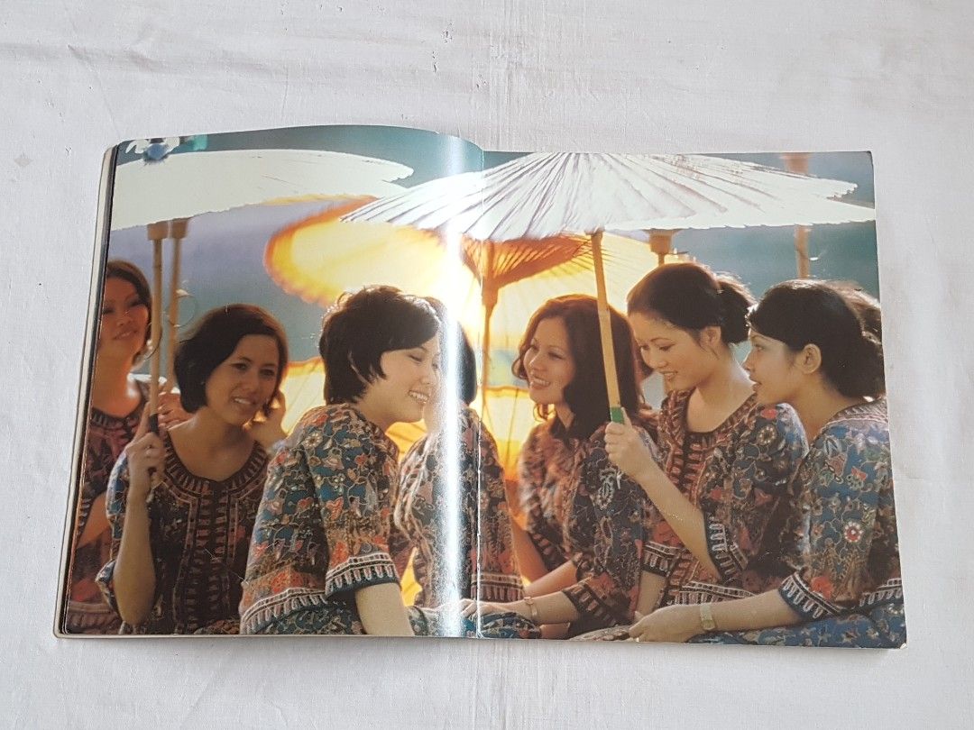 Singapore Airlines SIA Take-Off To Success 1990, Hobbies & Toys, Books ...