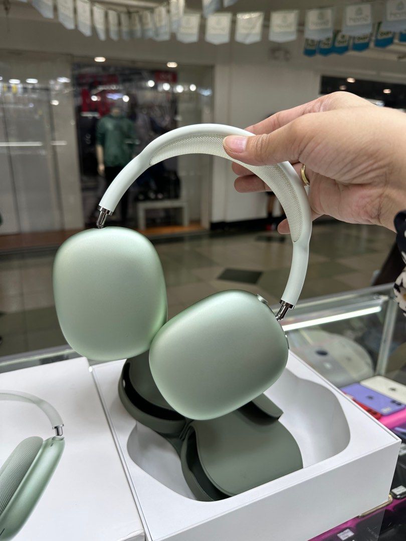 SLIGHTLY USED AIRPODS MAX MINT GREEN on Carousell