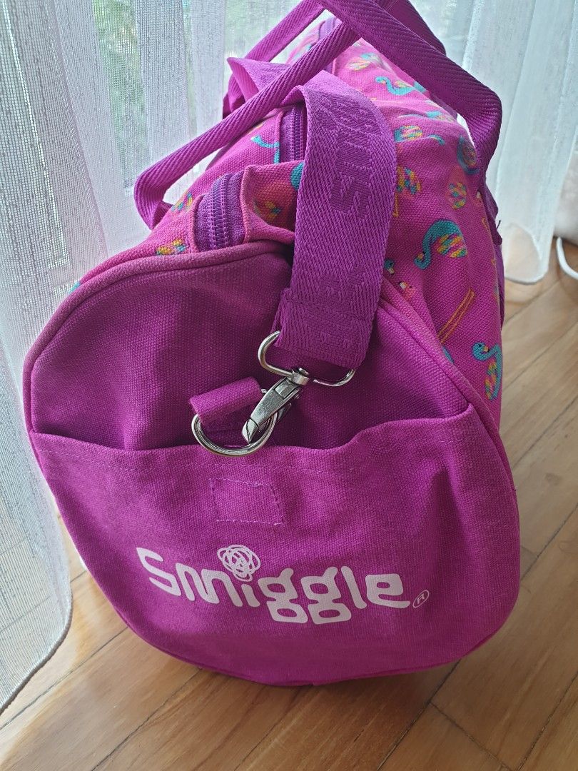 Smiggle duffle bag, Babies & Kids, Babies & Kids Fashion on Carousell