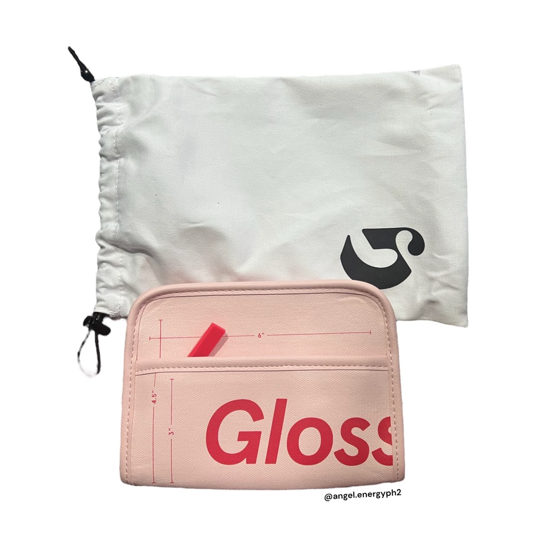 [SOLD OUT] Glossier ~ Philadelphia Exclusive mini beauty bag, Women's ...