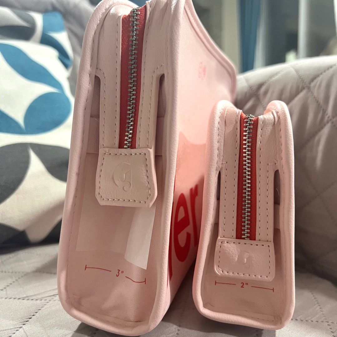 [SOLD OUT] Glossier ~ Philadelphia Exclusive mini beauty bag, Women's ...