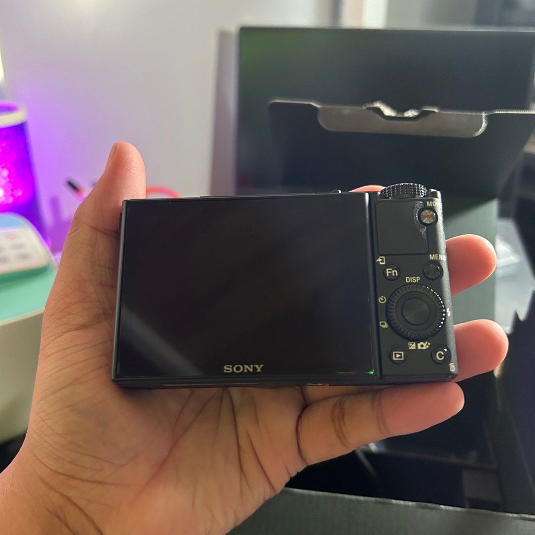 Sony Cybershot RX100 III (Mark III), Photography, Cameras on Carousell