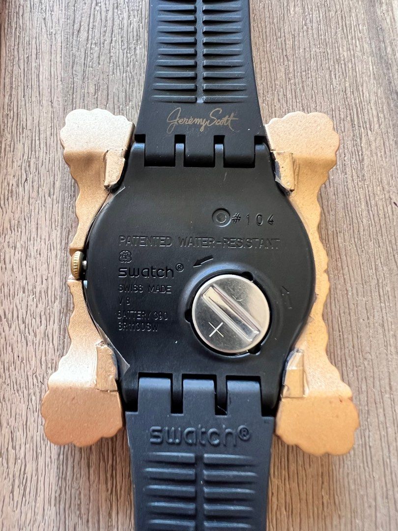 Swatch Jeremy Scott Gold frame watch, Men's Fashion, Watches ...