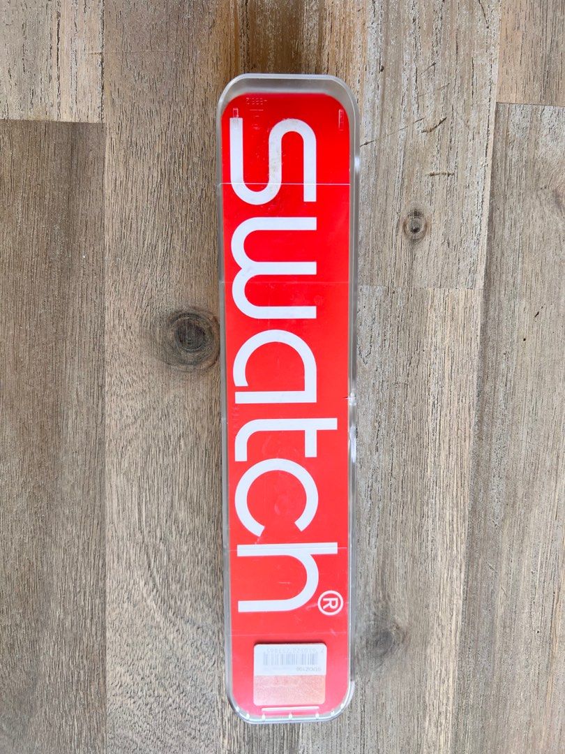 Swatch Jeremy Scott Gold frame watch, Men's Fashion, Watches ...