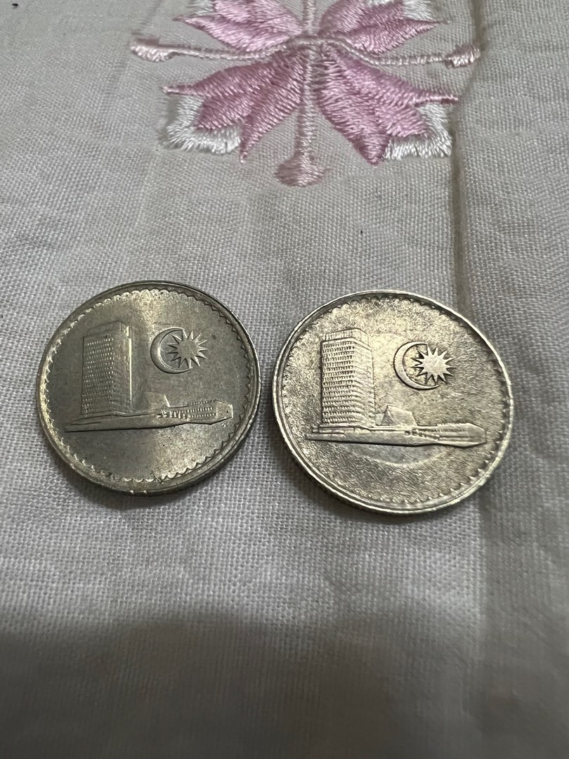 Syiling 5 sen 1973 dan 1982, Hobbies & Toys, Collectibles & Memorabilia, Currency on Carousell