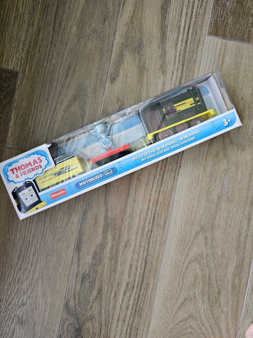 Thomas & Friends Deliver the Win Diesel Motorized Toy Train with Cargo ...