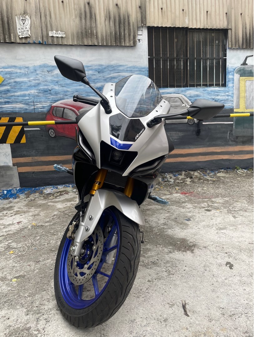 全新車YAMAHA R15M TFT全彩螢幕 （現車現領）, 機車, 新車在旋轉拍賣