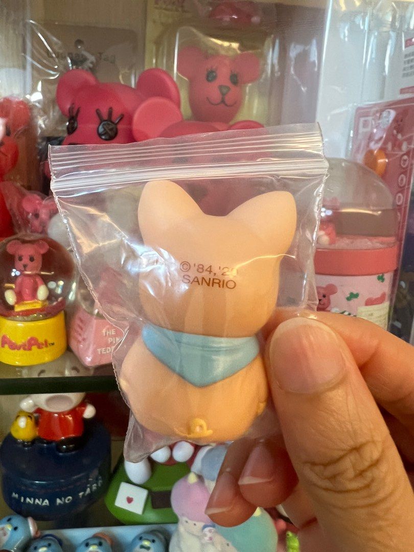 絕版 Sanrio Z豬 Zashikibuta Z pig 扭蛋 盲盒 指偶 指套 手指頭公仔 指人形 玩具, 寵物用品, 寵物衣服 ...