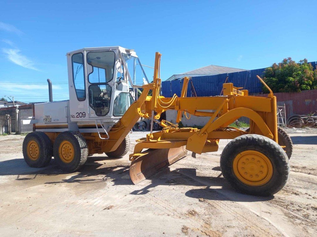 2007 Mitsubishi MG230 Grader, Commercial & Industrial, Construction ...