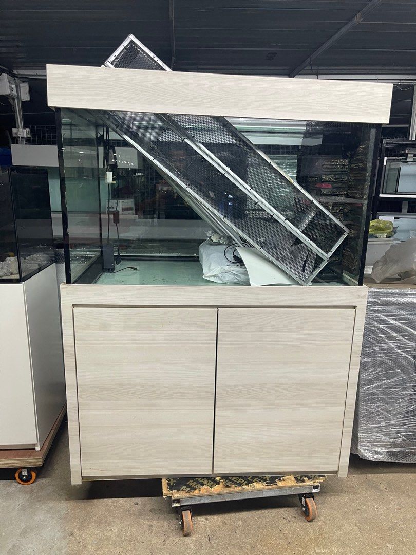 4ft by 2.5ft by 2.5ft fish tank with sump, Pet Supplies, Homes & Other ...