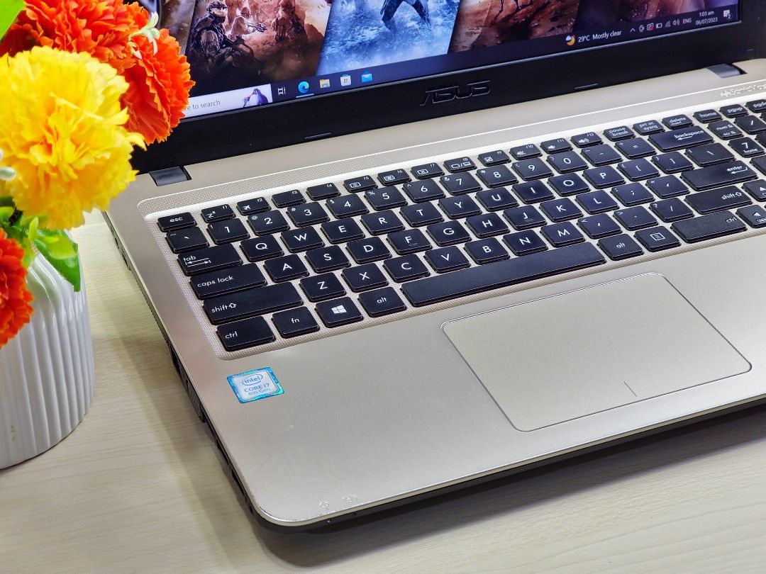 ASUS SonicMaster X540UPR i7-8Th Gen 8Gb Ram 128Gb SSD AMD Radeon HD ...