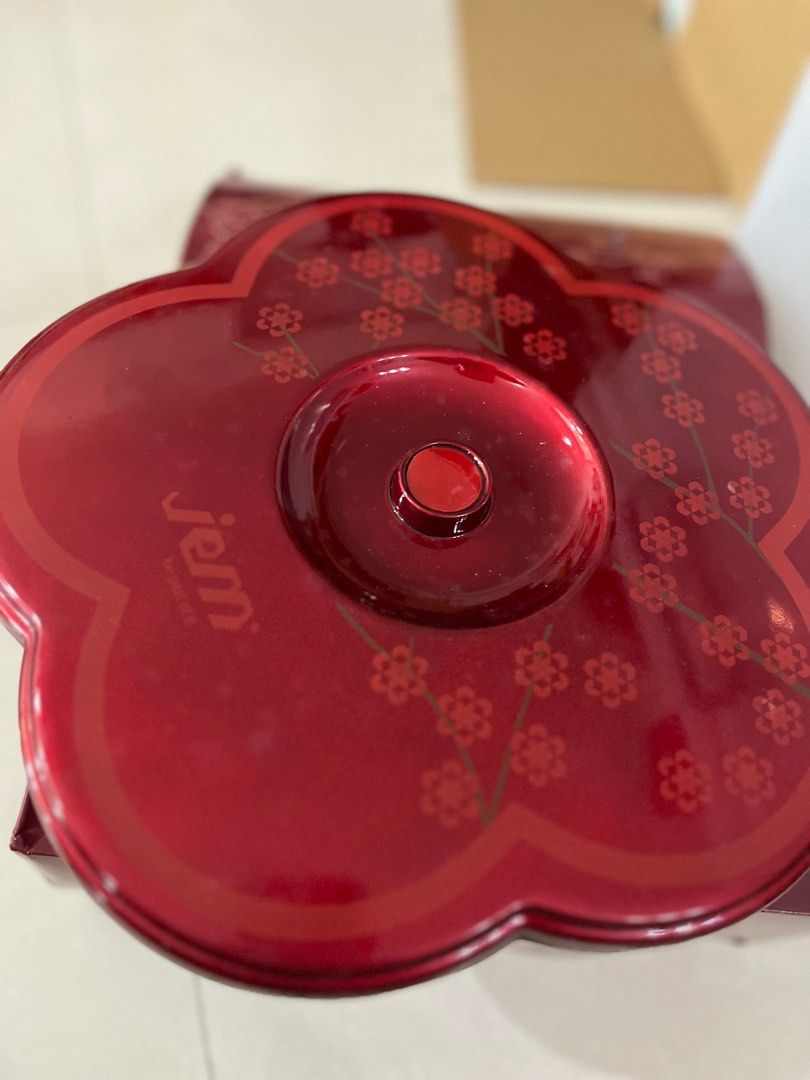 BNIB JEM Flower Snacks Compartment, Furniture & Home Living ...