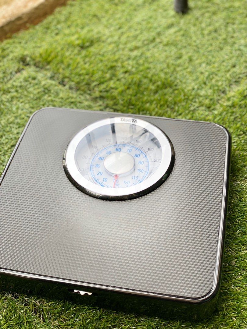 Brand new weighing scale, Health & Nutrition, Health Monitors ...