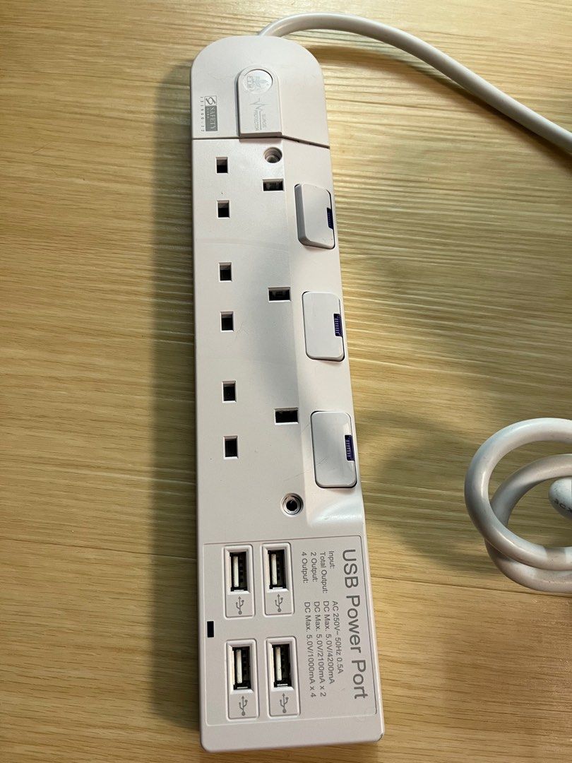 FYM 楓葉牌 USB三頭拖板, 家庭電器, 轉插器及插頭 - Carousell